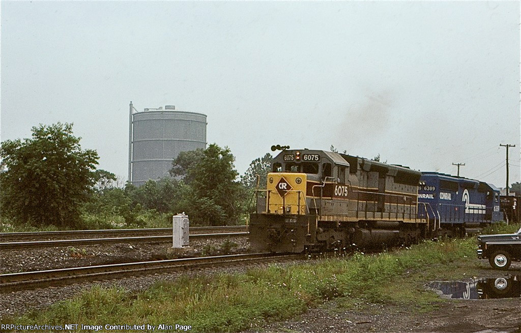CR SD45 6075 and SD40-2 6389